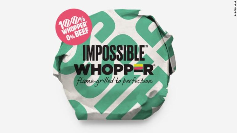 Burger King lancia l'Impossible Whopper, il suo primo panino veg