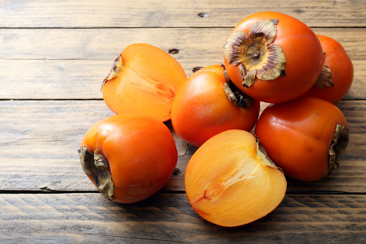 Cachi: storia e proprietà del frutto simbolo dell'autunno